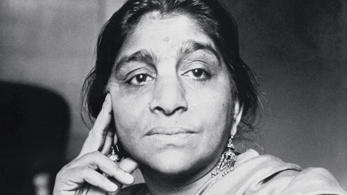 Sarojini Naidu: Poetic Brilliance, Political Radiance - Splash Media ...
